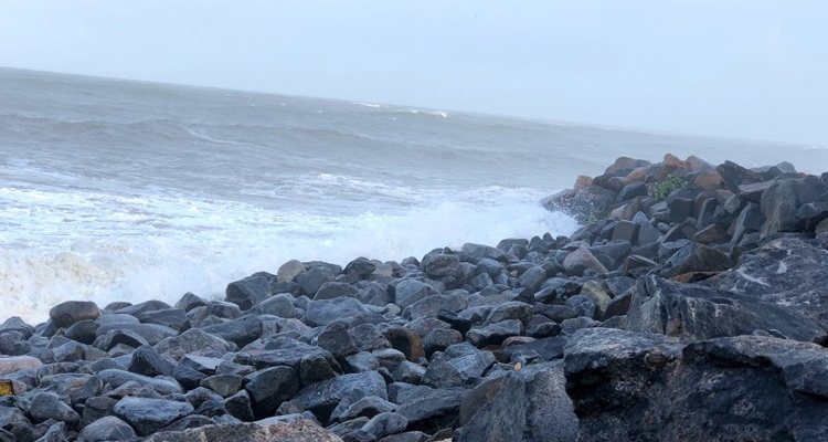 Ullal Beach Mangalore (Location, Activities, Night Life, Images, Facts ...